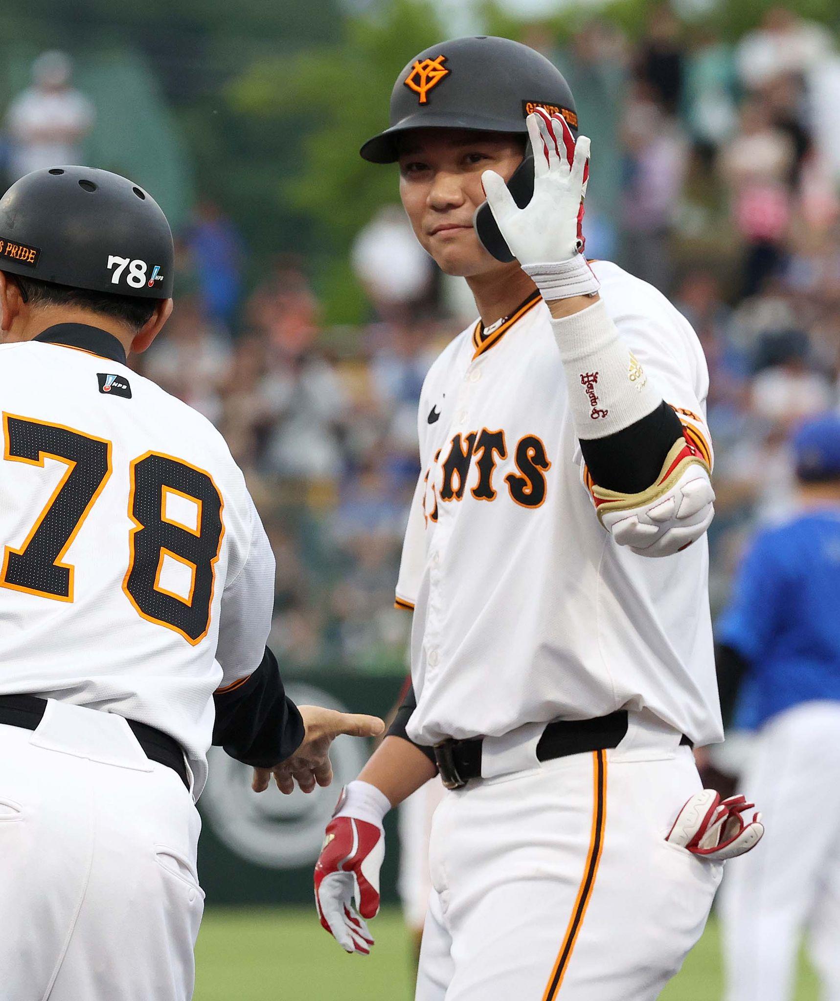 vsDeNA 8回戦 福 井 | Gフォト | 読売ジャイアンツ（巨人軍）公式サイト